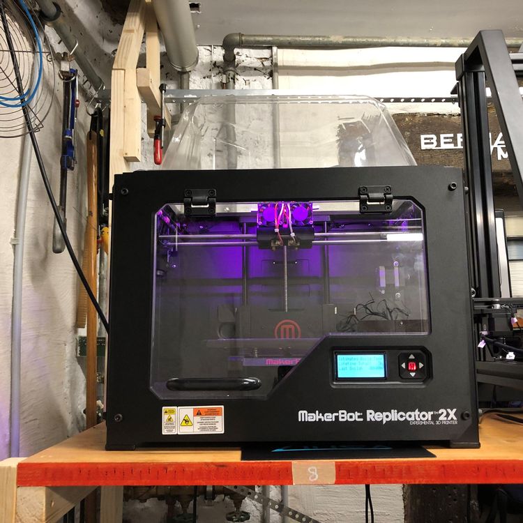 Makerbot Replicator 2x (Defekt) in Höri für CHF 439 – mit Lieferung auf ...