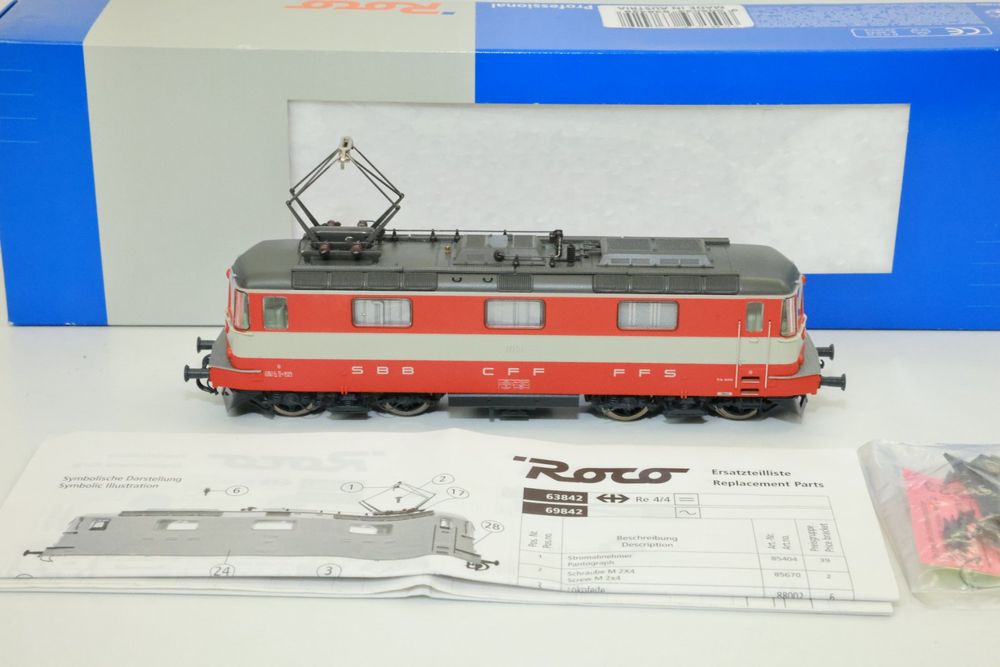 SBB Re 4/4 II 11141 Swiss-Express Roco 63842 - lesen! (Neu (gemäss ...
