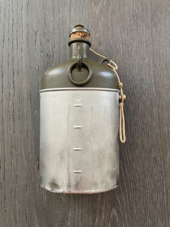 Feldflasche MEWA 1938 Feldflaschenbecher SIGG (Gebraucht) in Hünenberg ...