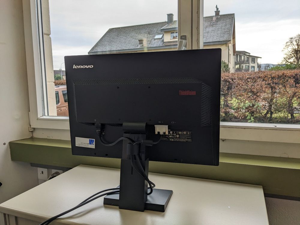 Lenovo ThinkVision L2250p (Gebraucht) in Stäfa für CHF 11 – nur ...