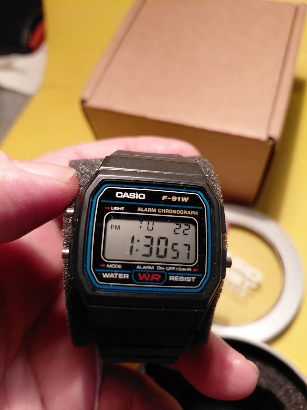 Casio F-91W Original – Neu mit Box – Die -Ikone seit 1989 (Neu und ...