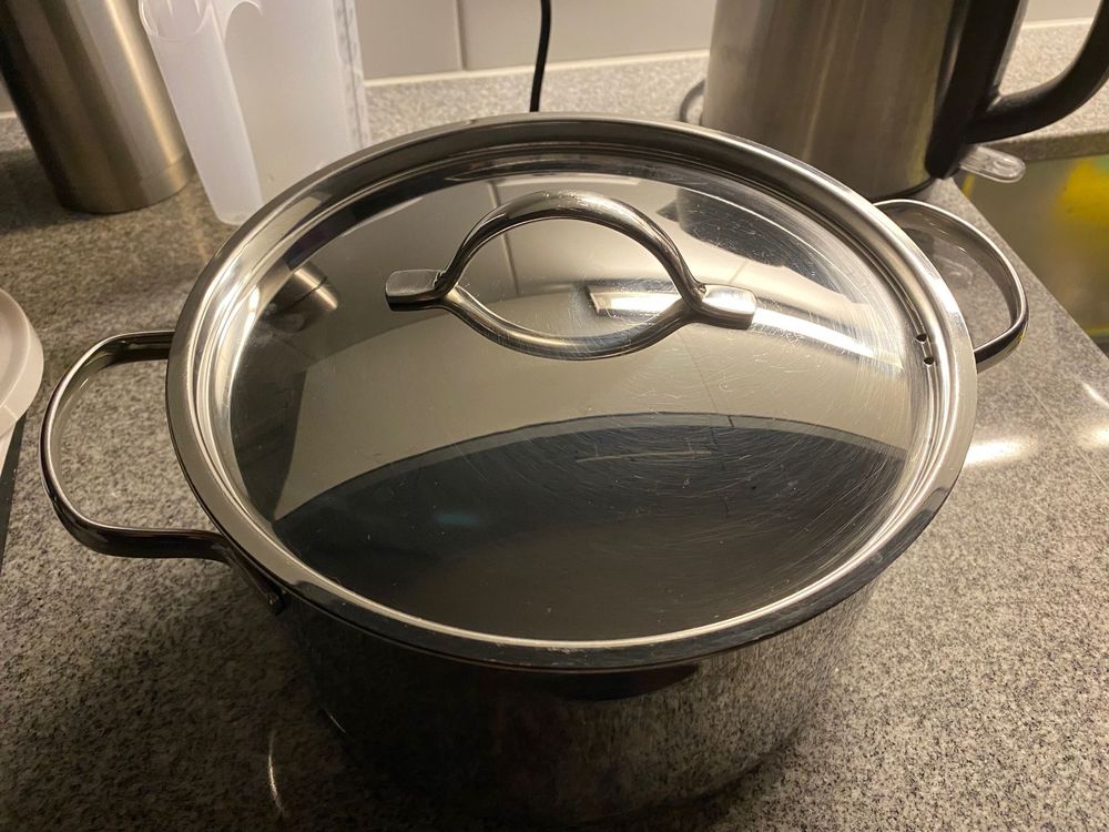 SIGG Pfanne / Topf 2003 mit Deckel (Gebraucht) in Thun für CHF 14 – mit Lieferung auf Ricardo kaufen