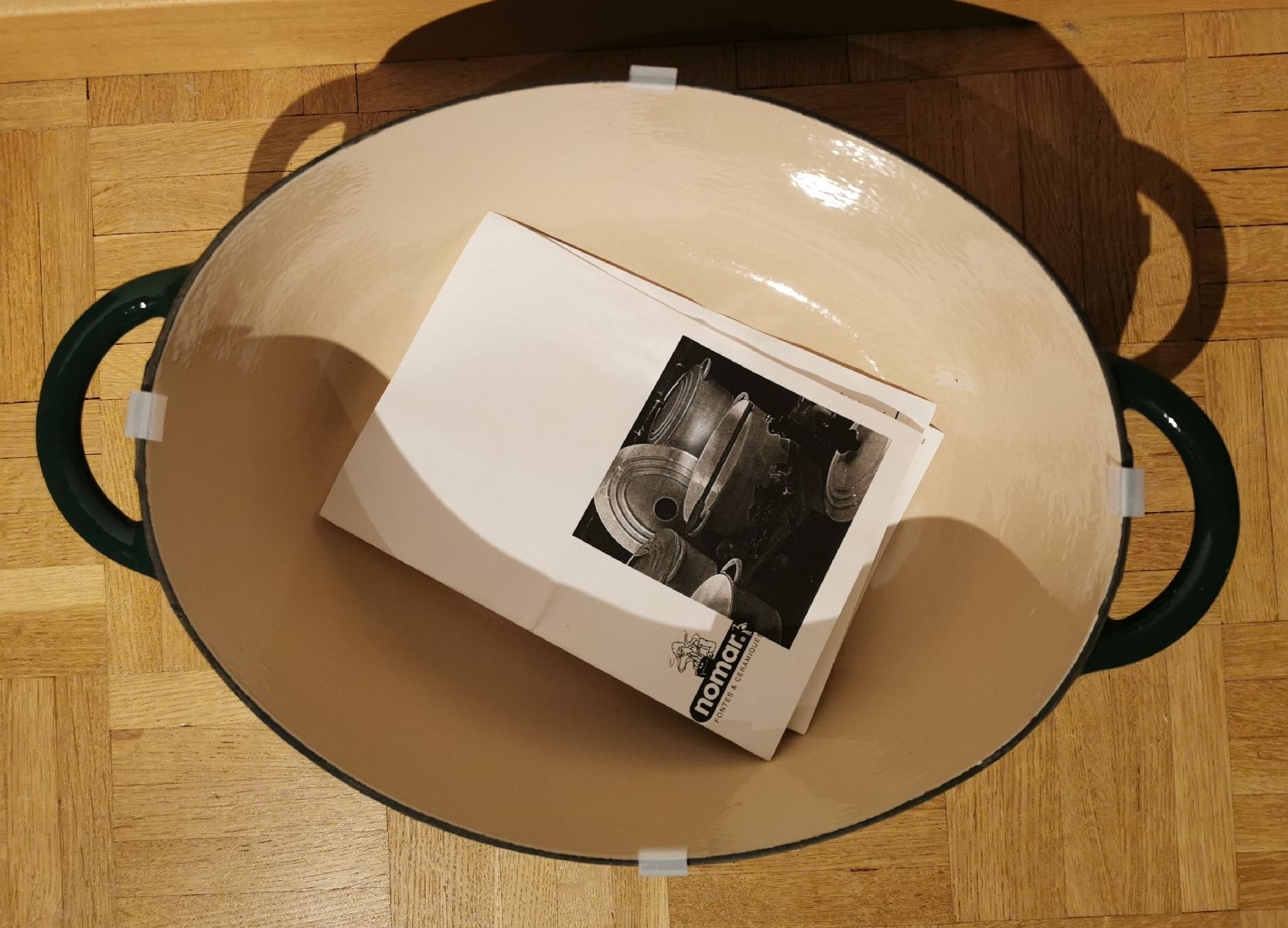 Cocotte ovale NOMAR, fonte émaillée, Neuve (léger défaut) (Defekt) in ...