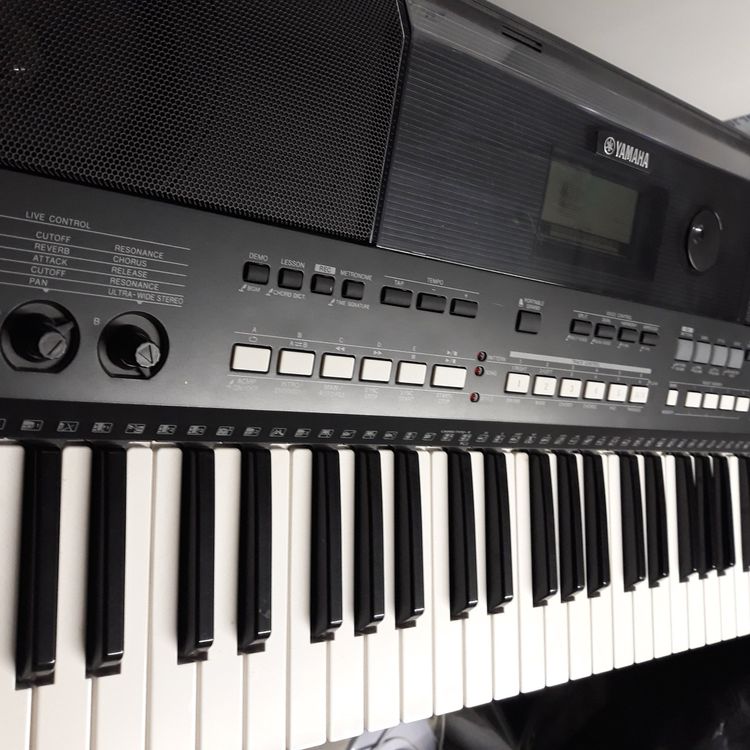 Yamaha Keyboard PSR E433 | Kaufen auf Ricardo