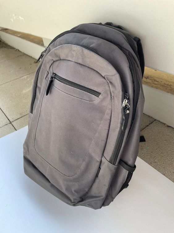 Dark Gray Backpack | Kaufen auf Ricardo