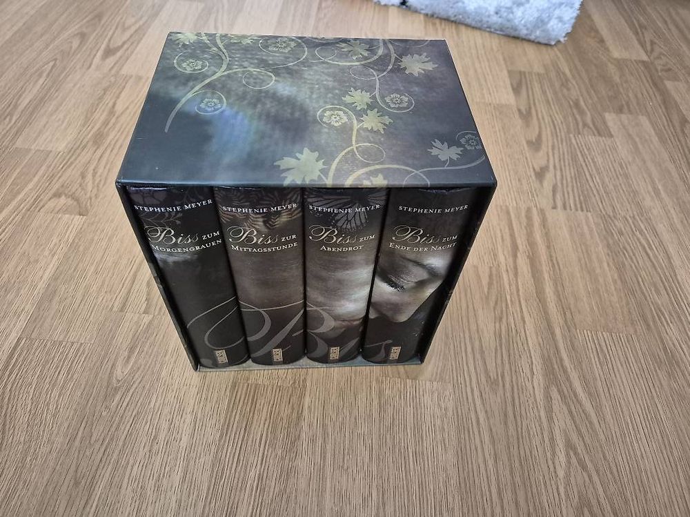 Biss-Reihe - 4 Bücher im Schuber von Stephenie Meyer (Gebraucht) in ...