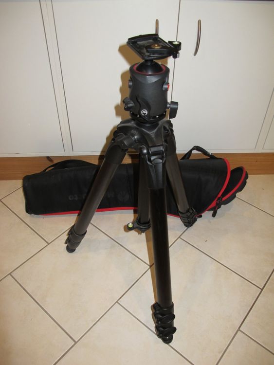 Manfrotto MT057C3 Carbone +MH057M0-RC4 top conditions (Gebraucht) in ...