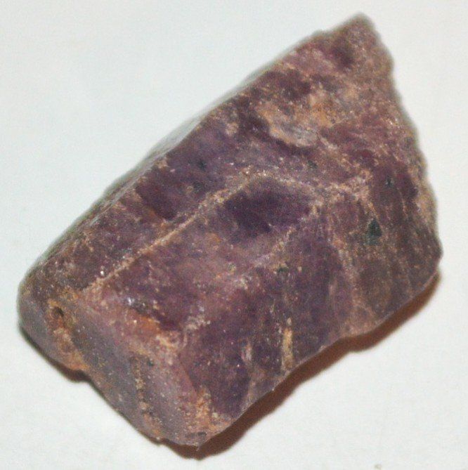 Mineralien L-6367 – Roter Korund roh Rubin – 5,40 Gramm (Neu und ...