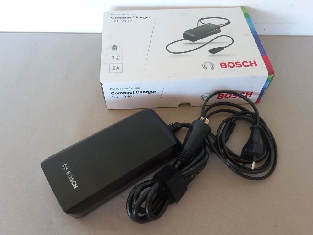 Bosch Ladegerät - Compact Charger 2 Ampere - Input 100-240V (Gebraucht ...