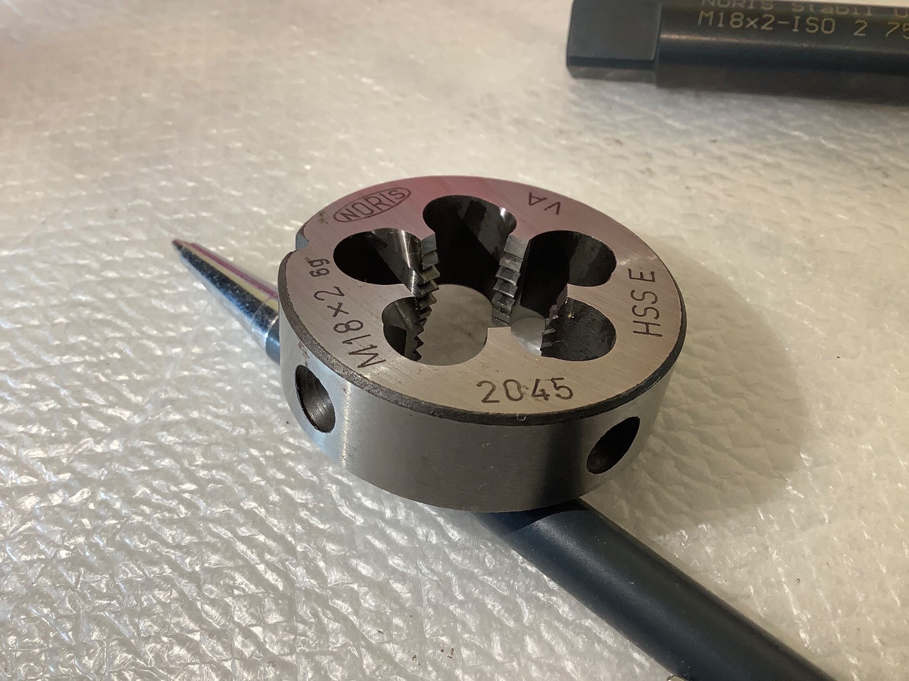 M 18 x 2 HSS-E Schneideisen Filiere, neu von NORIS Germany (Neu (gemäss ...