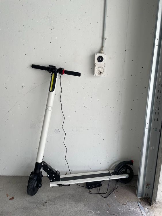 E-Scooter CLASSIC 20 km/h weiss (Neu (gemäss Beschreibung)) in ...