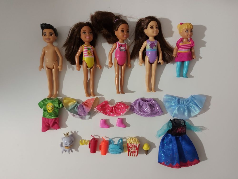 Barbie Puppen und Kleider (Gebraucht) in Bäretswil für CHF 19 – mit Lieferung auf Ricardo kaufen