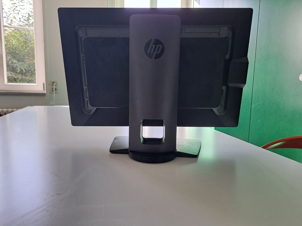 HP Z24i Bildschirm | 1920x1200px | Kaufen auf Ricardo