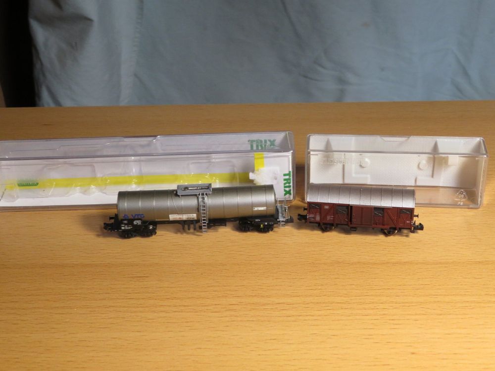 15265-4 Minitrix, 868330K Fleischmann, 1 Tank, 1 gedeckter (Neu und ...