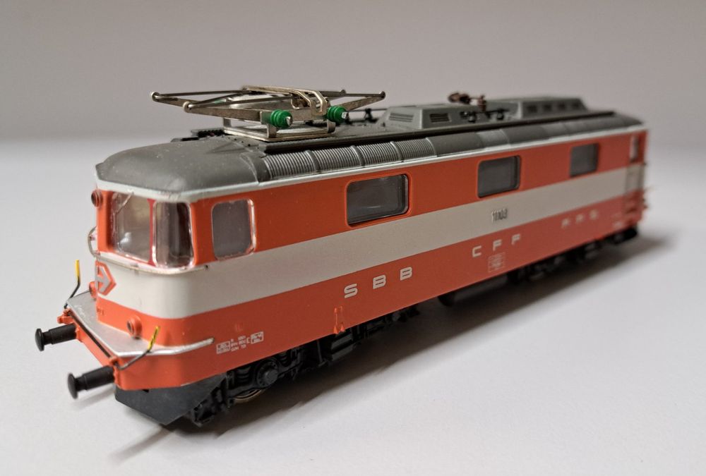 Re 4/4 II Swiss Express Nr. 211 von Hag (Gebraucht) in Breitenbach für CHF 101 – mit Lieferung ...