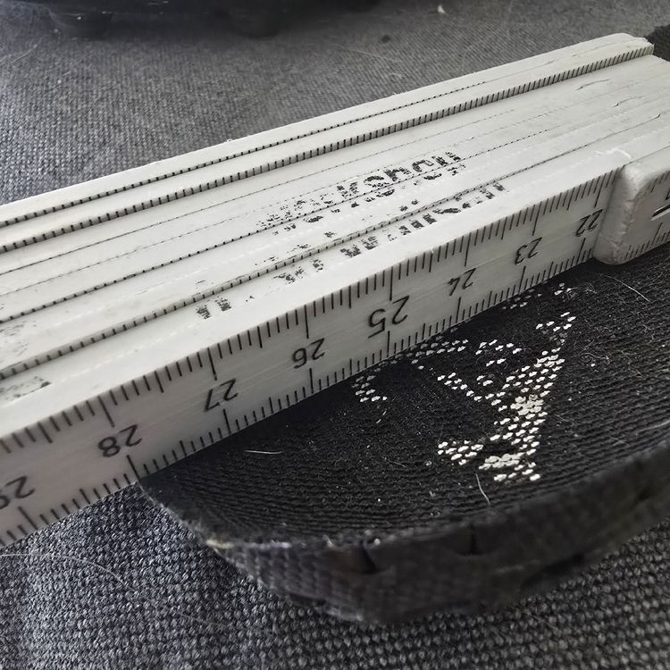 Fussballschuhe schwarz Gr 41-42 - A Post gratis (Gebraucht) in Schötz ...