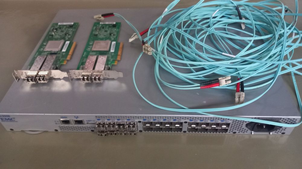 EMC/Brocade DS-300 SAN Switch mit 2 FC Karten und 4 x Kabel | Kaufen ...