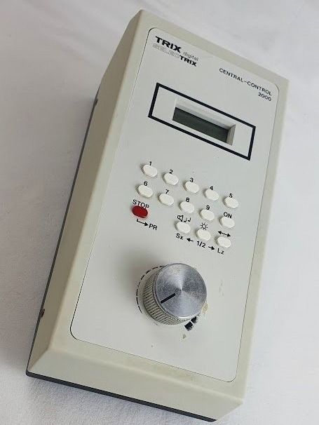 Trix 66800 Central-Control 2000 Basisgerät/Zentraleinheit | Kaufen auf Ricardo
