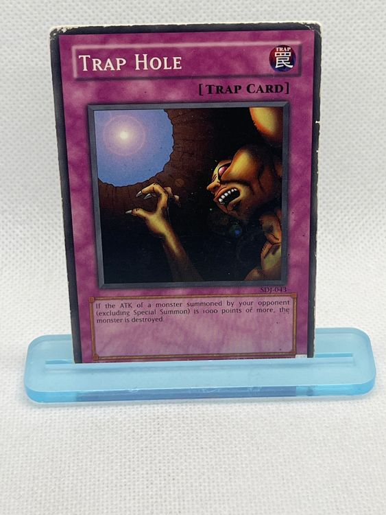 Trap Hole (Gebraucht) in Hinterkappelen für CHF 0.2 – mit Lieferung auf ...