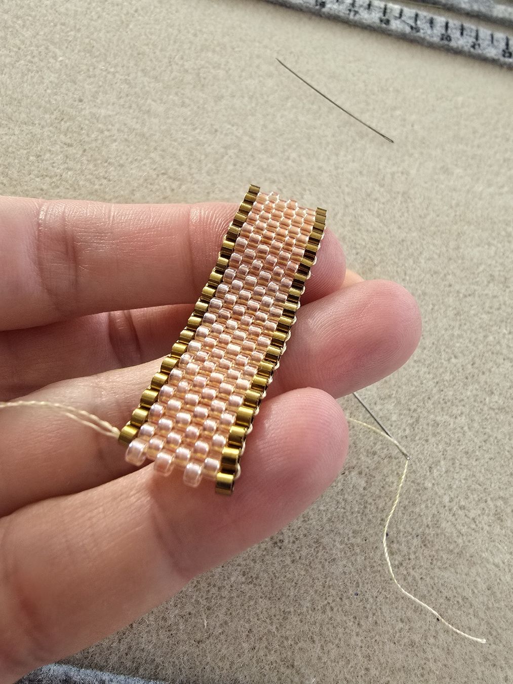 💍 Bague dorée & rose poudré fait main en perles Miyuki (Neuf avec ...