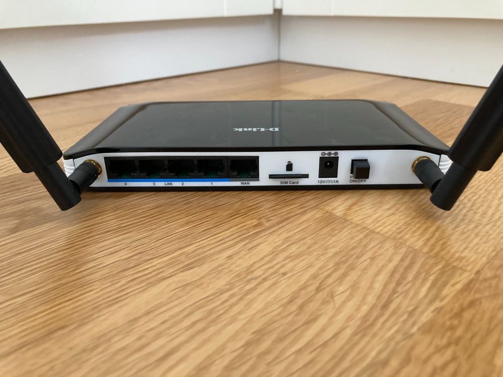 D-LINK DWR-921 4G LTE Router (Neu (gemäss Beschreibung)) in Buochs für ...