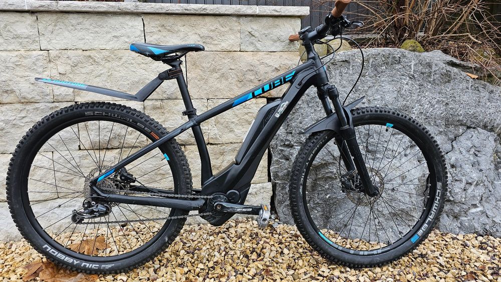 E-Bike Cube Access Hybrid mit Bären Starkem Bosch CX Motor (Gebraucht ...