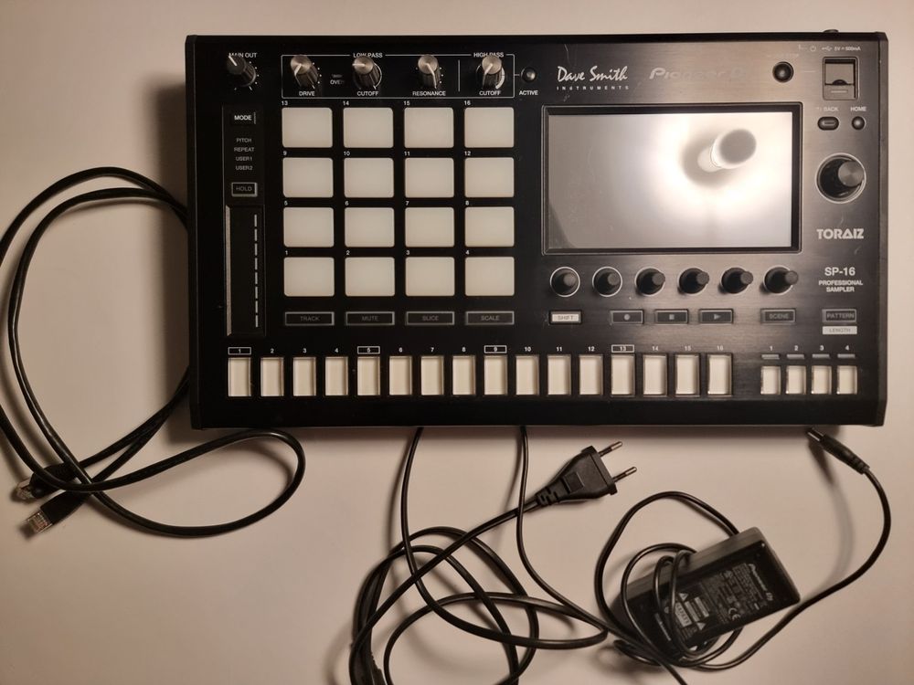 Pioneer DJ Toraiz SP-16 Professional Sampler (Gebraucht) in Bern für ...