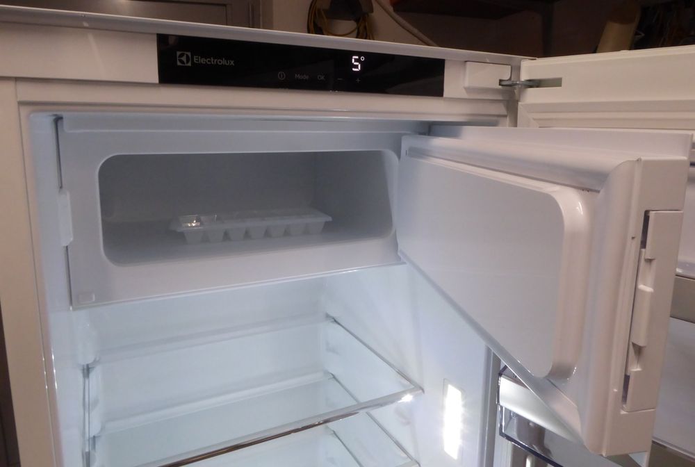 Einbaukühlschrank Elektrolux EK244 SRWE | Kaufen auf Ricardo