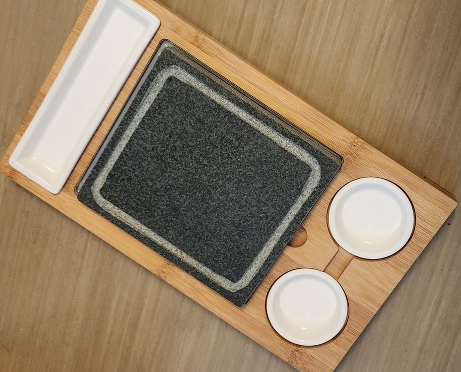 Heisser Stein mit Bambusbrett und Schälchen für Grillspass (Neu (gemäss Beschreibung)) in Zürich ...