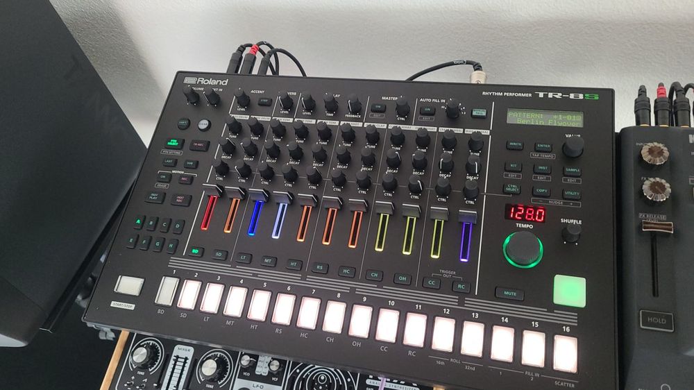 Roland Tr8s | Kaufen auf Ricardo