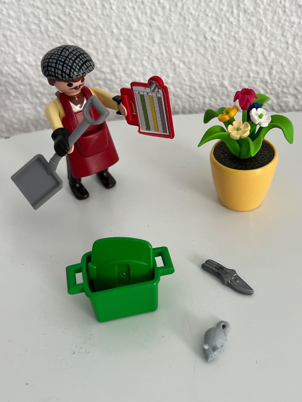 Playmobil Gärtner mit Werkzeug und Zubehör (Gebraucht) in Brunnen für ...