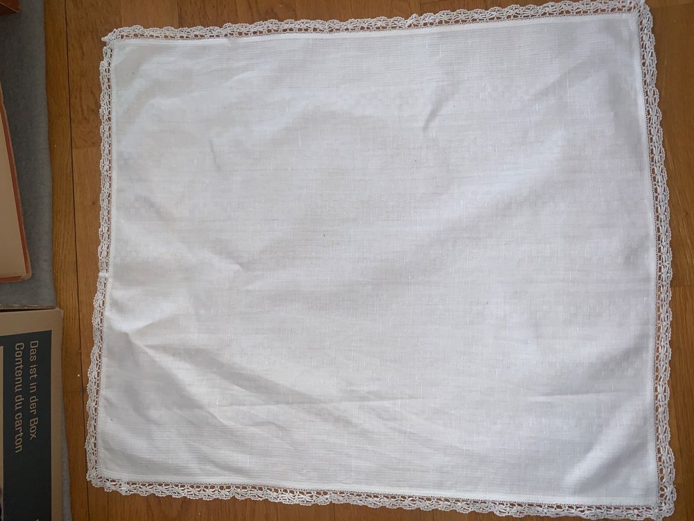 Antike Tischdecke Damast mit Spitzen 53 x 60 cm (Gebraucht) in ...