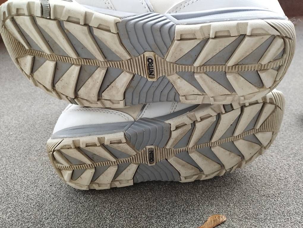 Nitro crown TLS Snowboard Boots Grösse 39 1/3/ MP 25.5 (Neu (gemäss ...