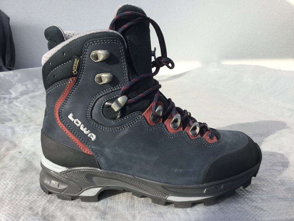 Neue "Lowa" Wanderschuhe, Damen, Gr. 38 (Neu und originalverpackt) in ...