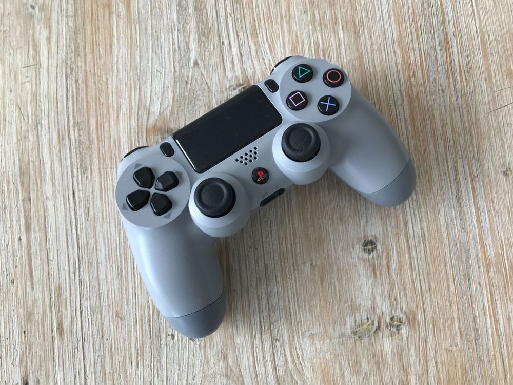 PS4 Playstation Dualshock 4 Controller - Retro Style (Gebraucht) in ...