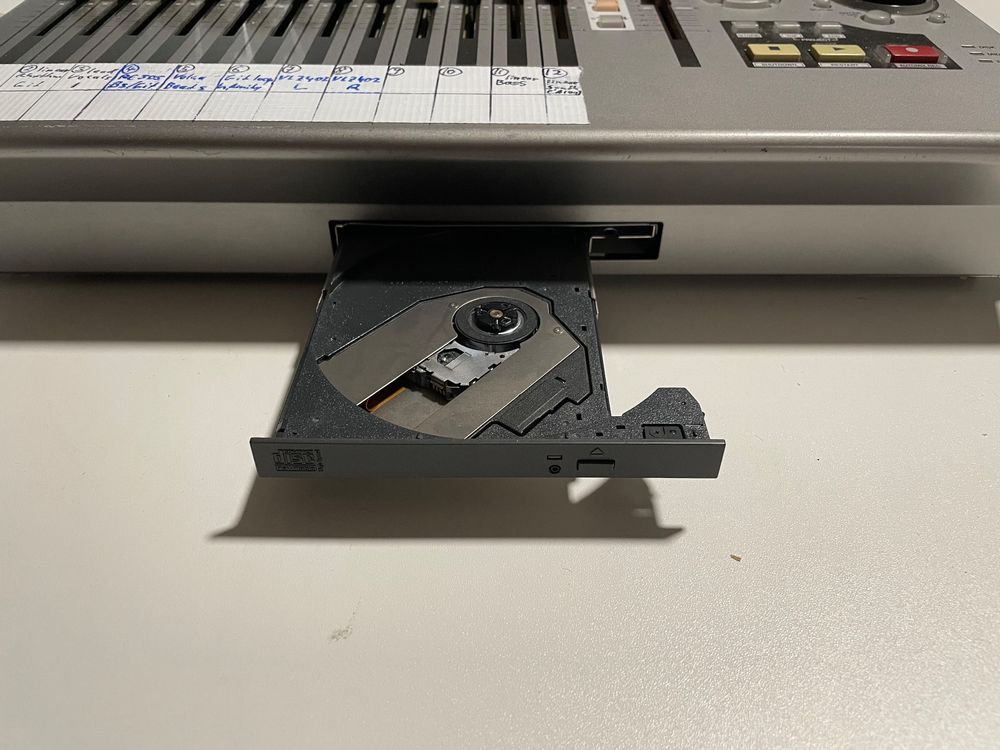 Roland VS-2400CD 24-Bit Digital Studio Workstation (Gebraucht) in Biel ...