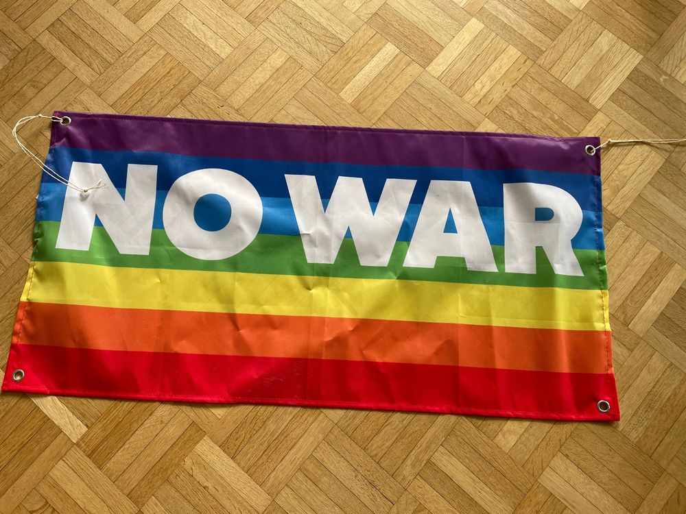 Regenbogen-Stoffbanner "NO WAR" mit Ösen | Kaufen auf Ricardo