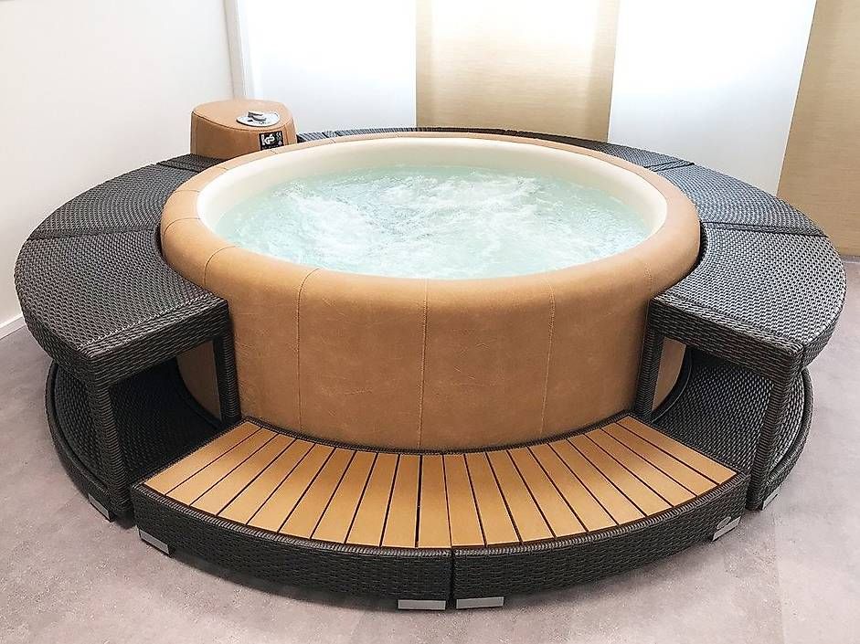 Softub Legend Camel mit Umrandung Jg. 2023 (Gebraucht) in Schongau für ...