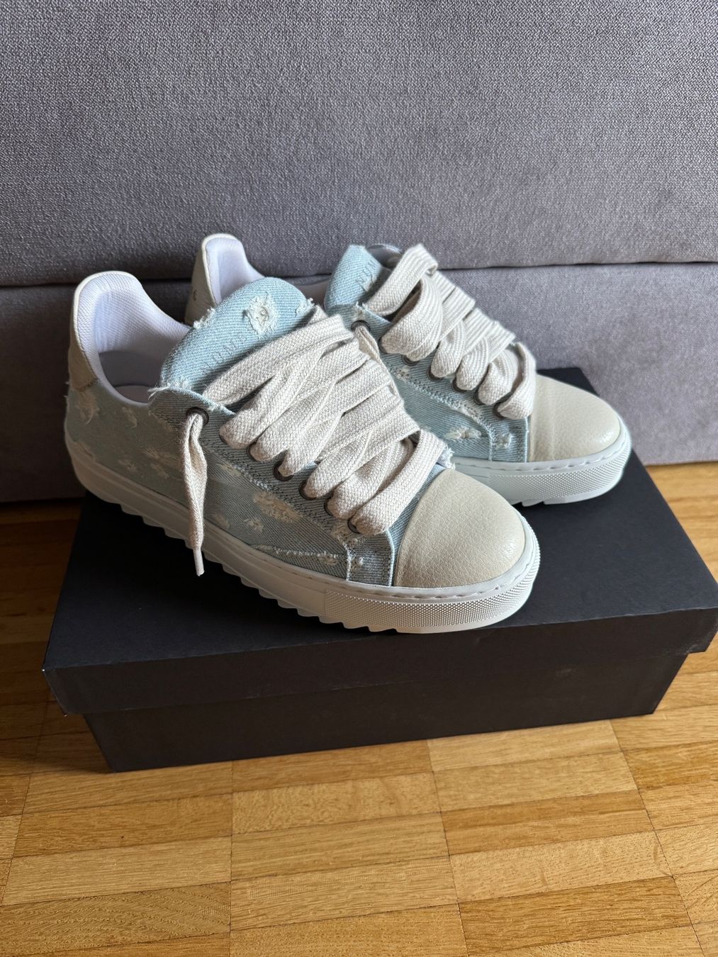 Numeris Vintage Blue (Neu und originalverpackt) in Basel für CHF 180 – nur Abholung auf Ricardo ...