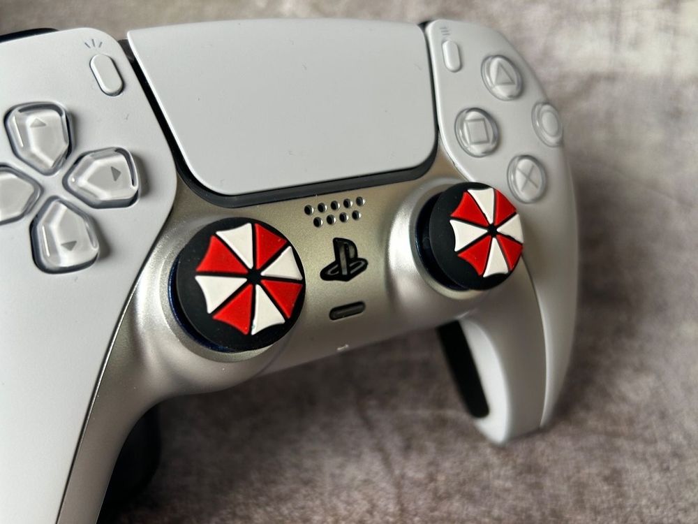 Resident Evil | Umbrella PlayStation 4 & 5 Grips / Noppen (Neu (gemäss ...