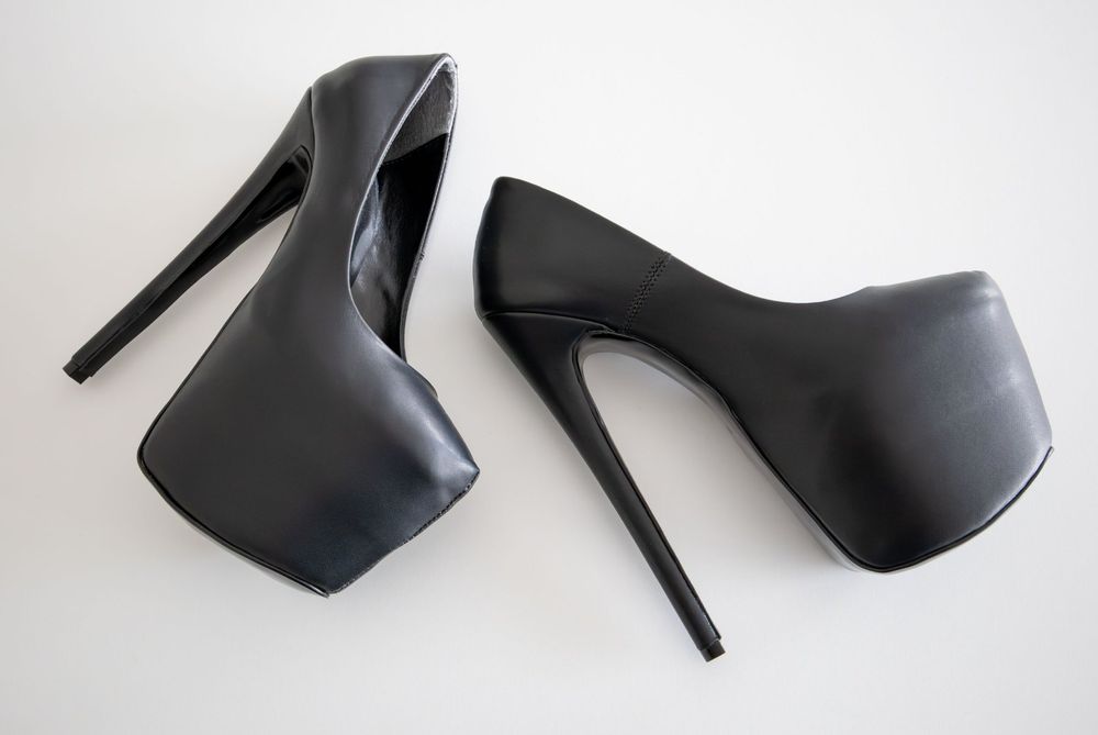 Handgemachte Tajna High Heel Stiletto Pumps. (Neu (gemäss Beschreibung ...