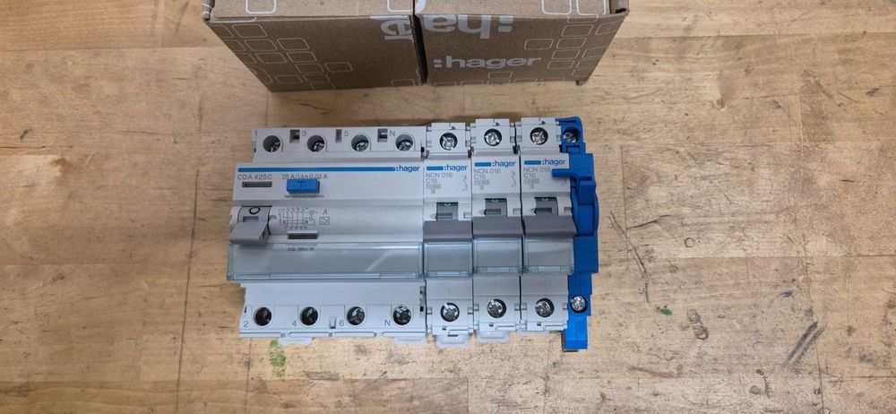 FI 4P 25A 30 mA + disjoncteurs 3X C16A (D'occasion) à Pompaples pour ...