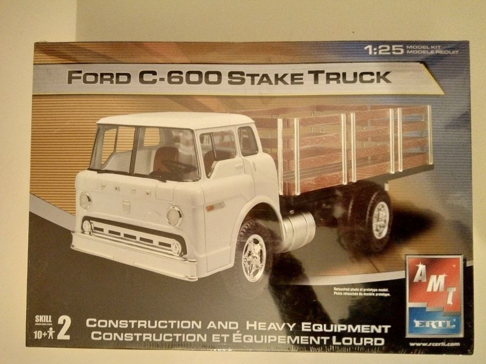 AMT Ford C-600 Stake Truck 1/25 | Kaufen auf Ricardo