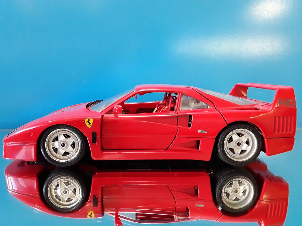 Modellauto __ Ferrari F40 __ 1987 __ Bburago __ 1:18 (Gebraucht) in ...