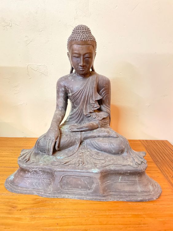 Bronze « buddha en tailleur » 20ème (Gebraucht) in Rolle für CHF 139 – mit Lieferung auf Ricardo ...