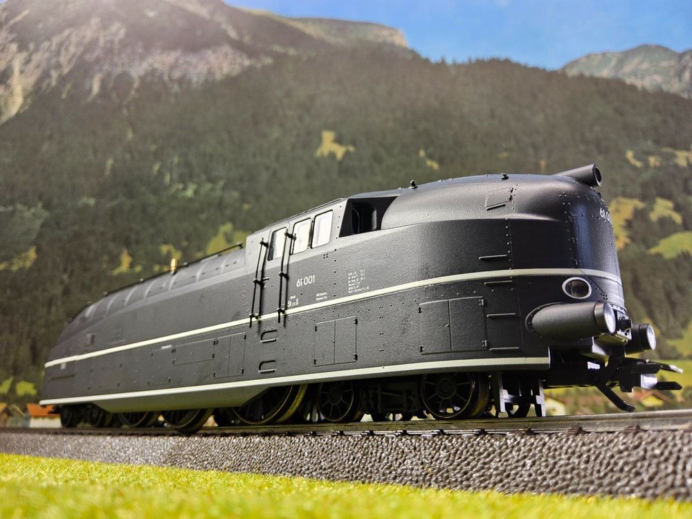 Märklin 39618 _ Stromlinen Dampflok BR 61 DR Brit. Zone _ Ho (Gebraucht ...
