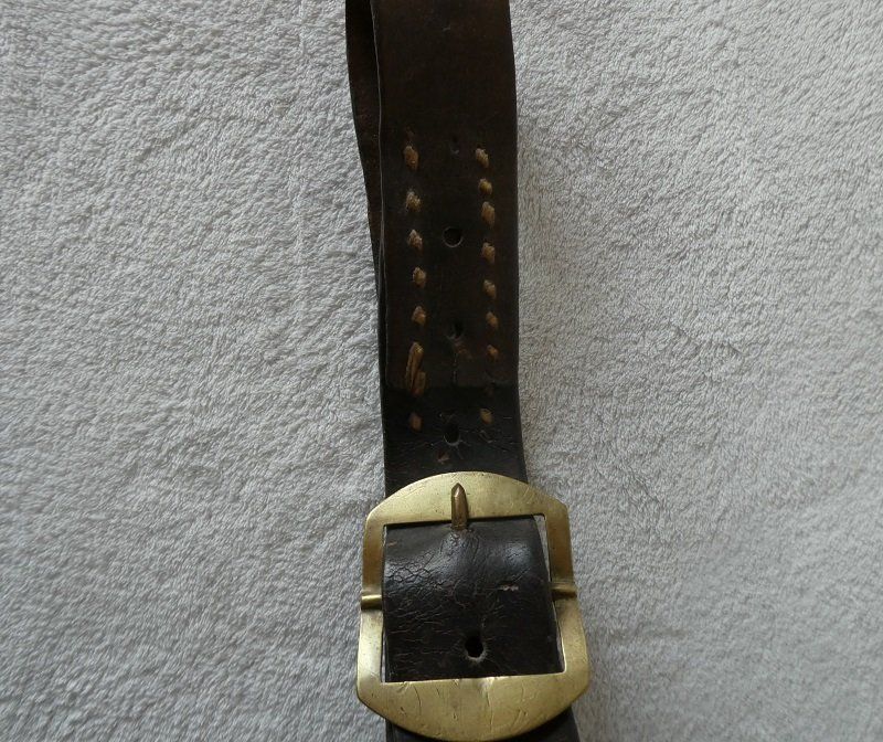 Alte Treichel mit Lederriemen und Messing Schnalle (Defekt) in Magden ...