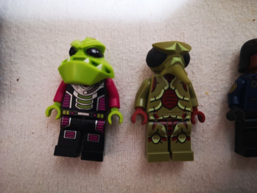 (L49) 24 x Lego Figuren Ninjago, Alien, Schlange... (Gebraucht) in ...