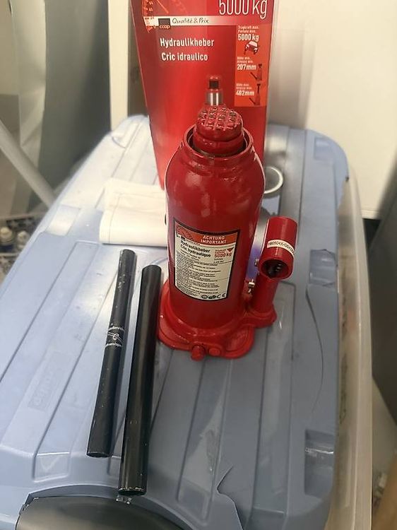 Wagenheber und unterstellböcke (Gebraucht) in Untersiggenthal für CHF ...