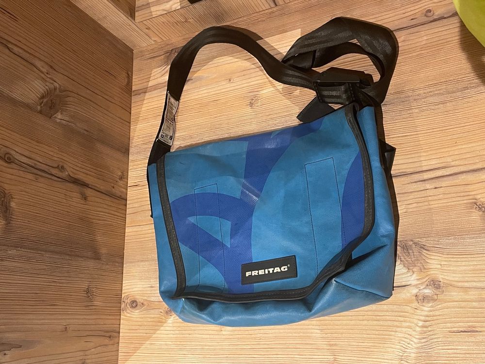 Freitag borsa tracolla (Gebraucht) in Cadenazzo für CHF 75 – mit ...